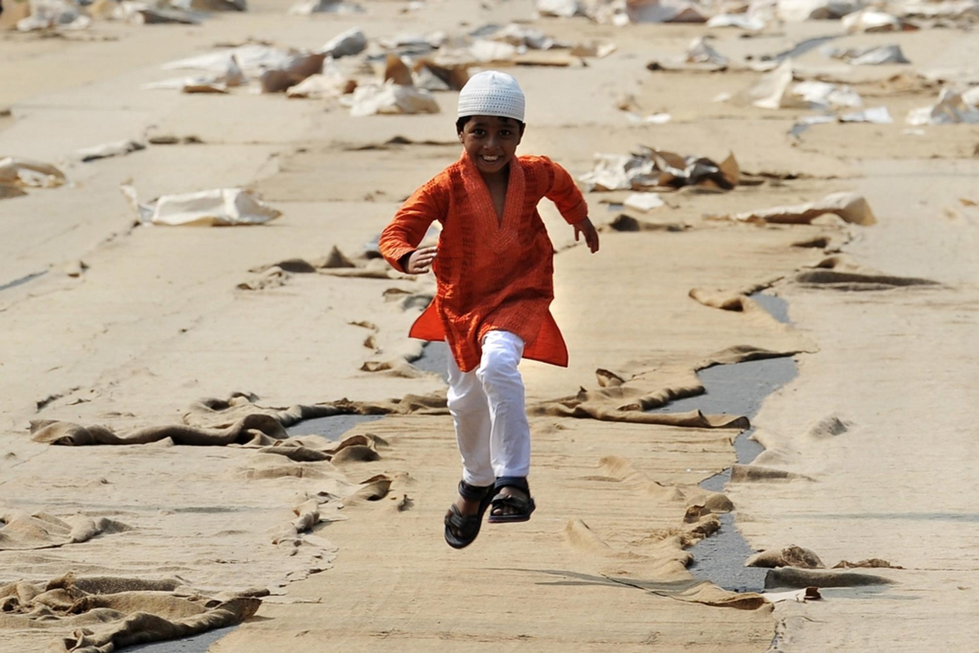 Les musulmans du monde entier célèbrent l'Aïd