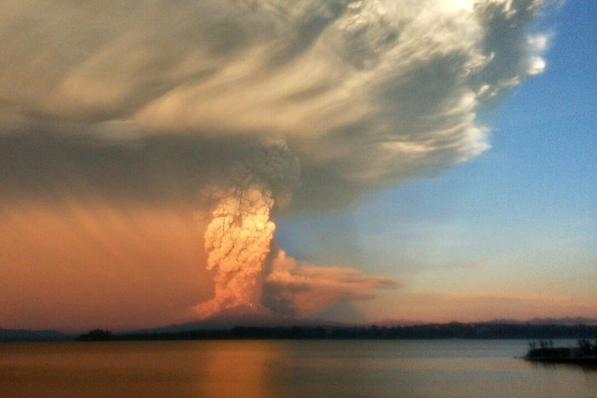 Les impressionnantes images de l'éruption du volcan Calbuco