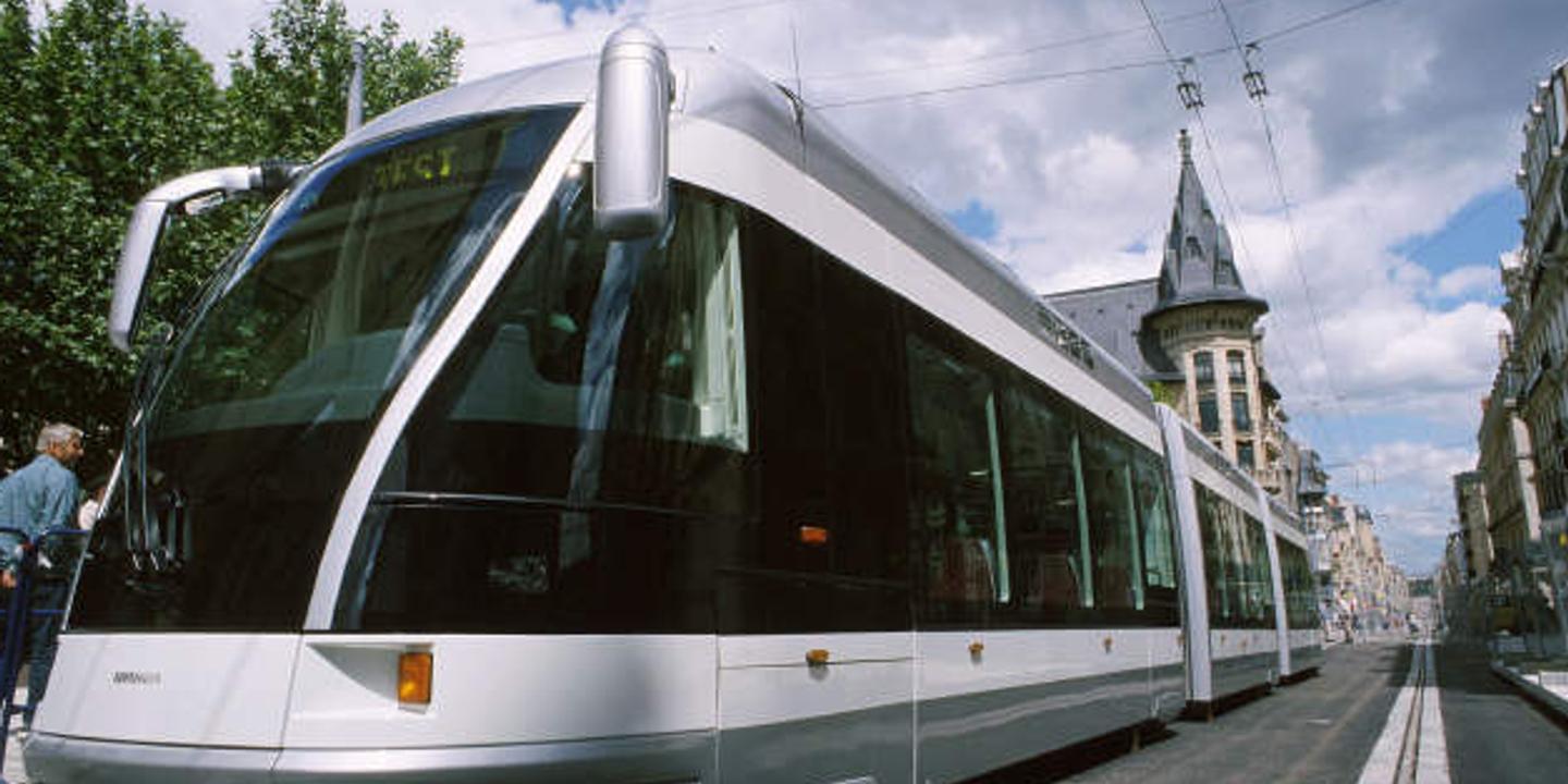 Lyon inaugure une nouvelle ligne de tramway pour desservir les communes ...