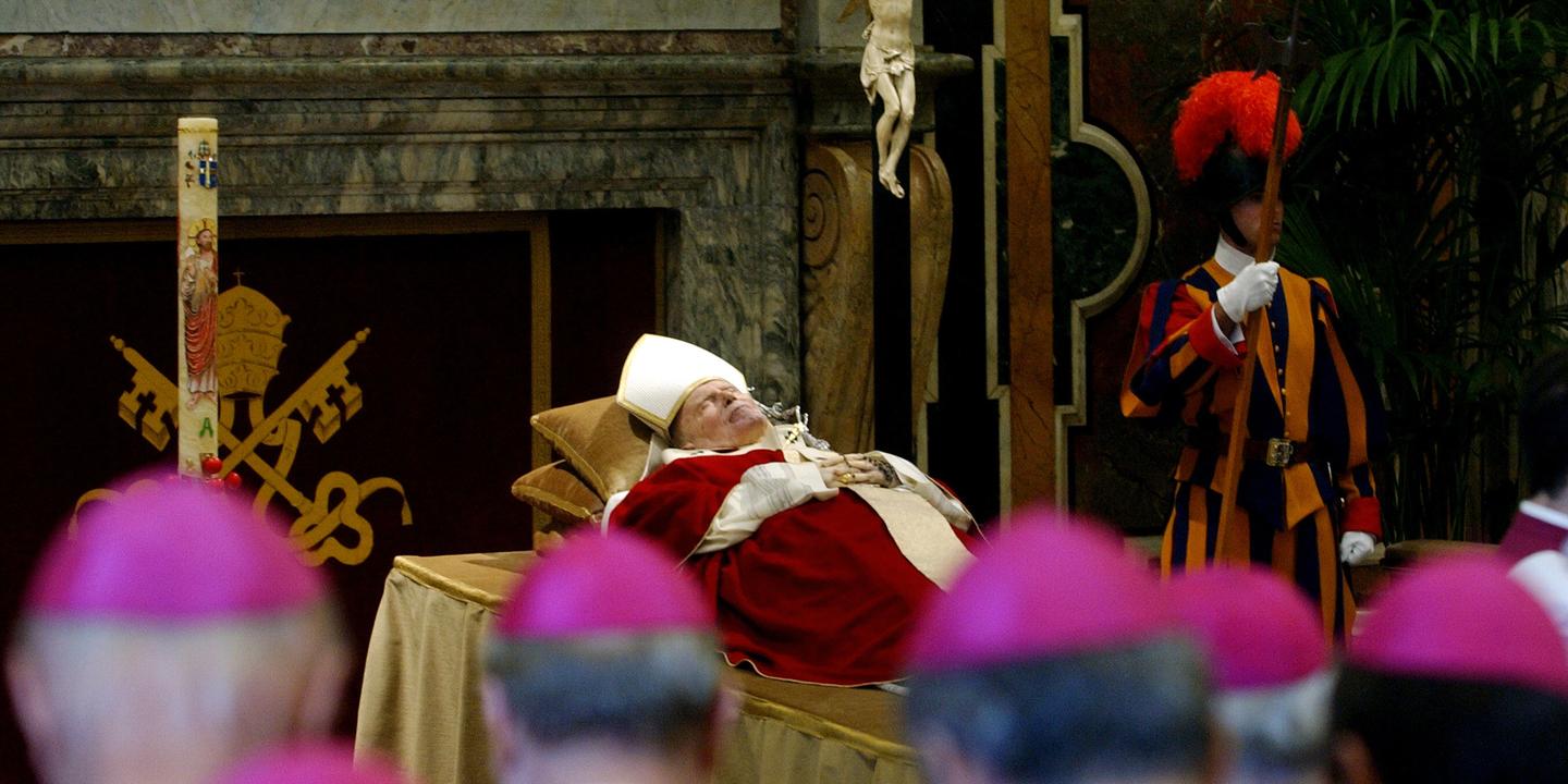 Le monde pleure la mort de Jean Paul II
