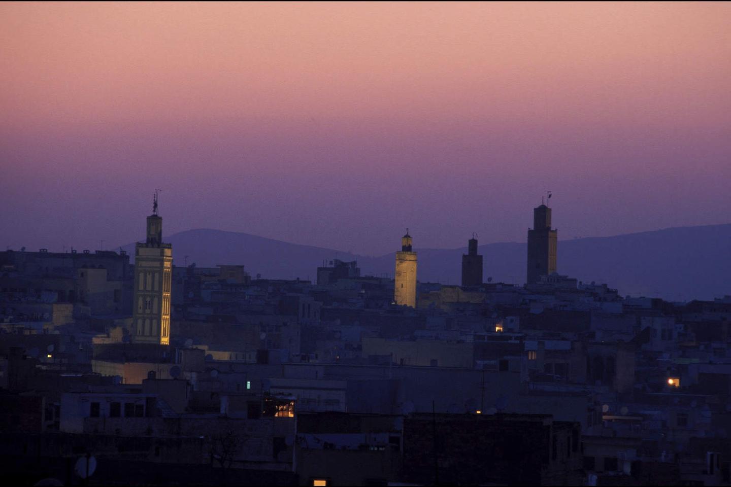 Le Maroc s'industrialise et s'enrichit, mais déficits et inégalités se ...