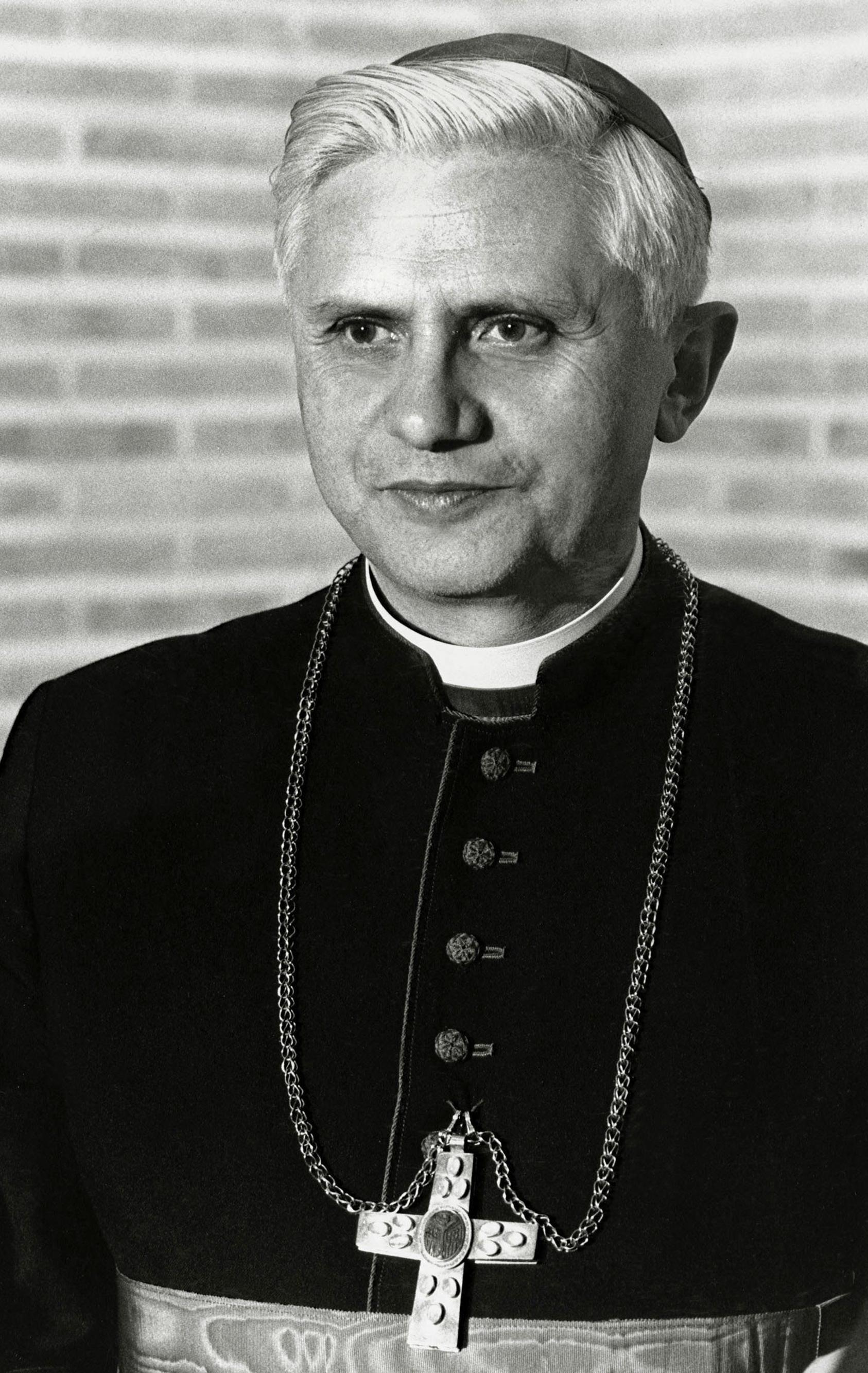 De Josef Ratzinger à Benoît XVI