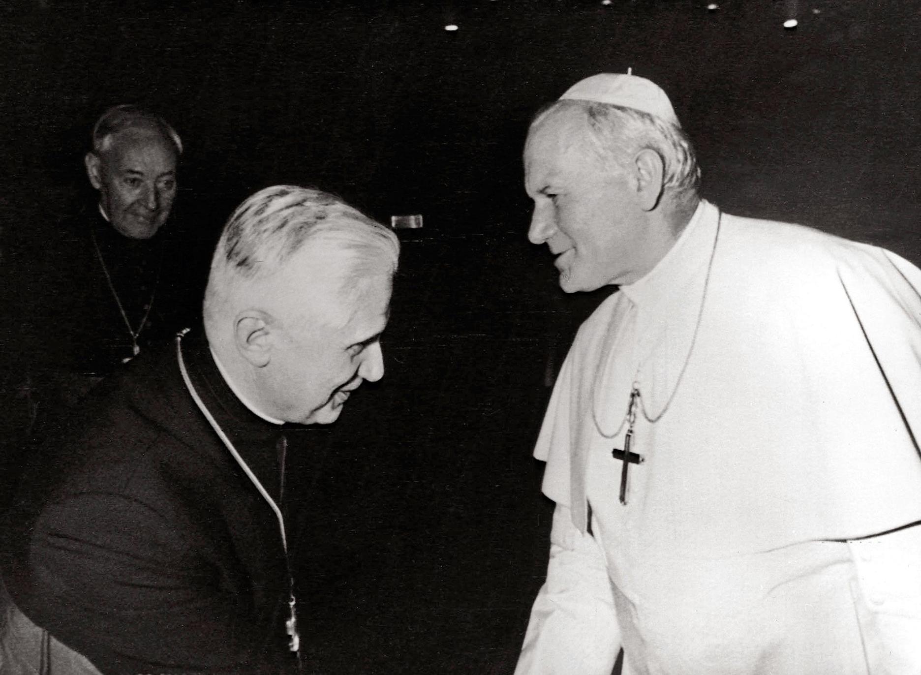 De Josef Ratzinger à Benoît XVI