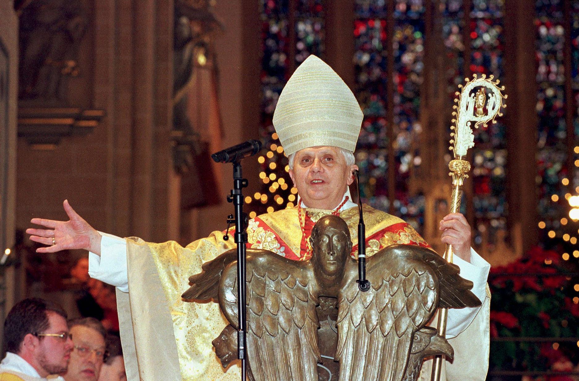 De Josef Ratzinger à Benoît XVI