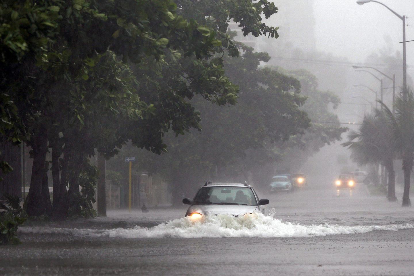 Devenu cyclone de niveau 4, Rita menace la Floride et le Texas