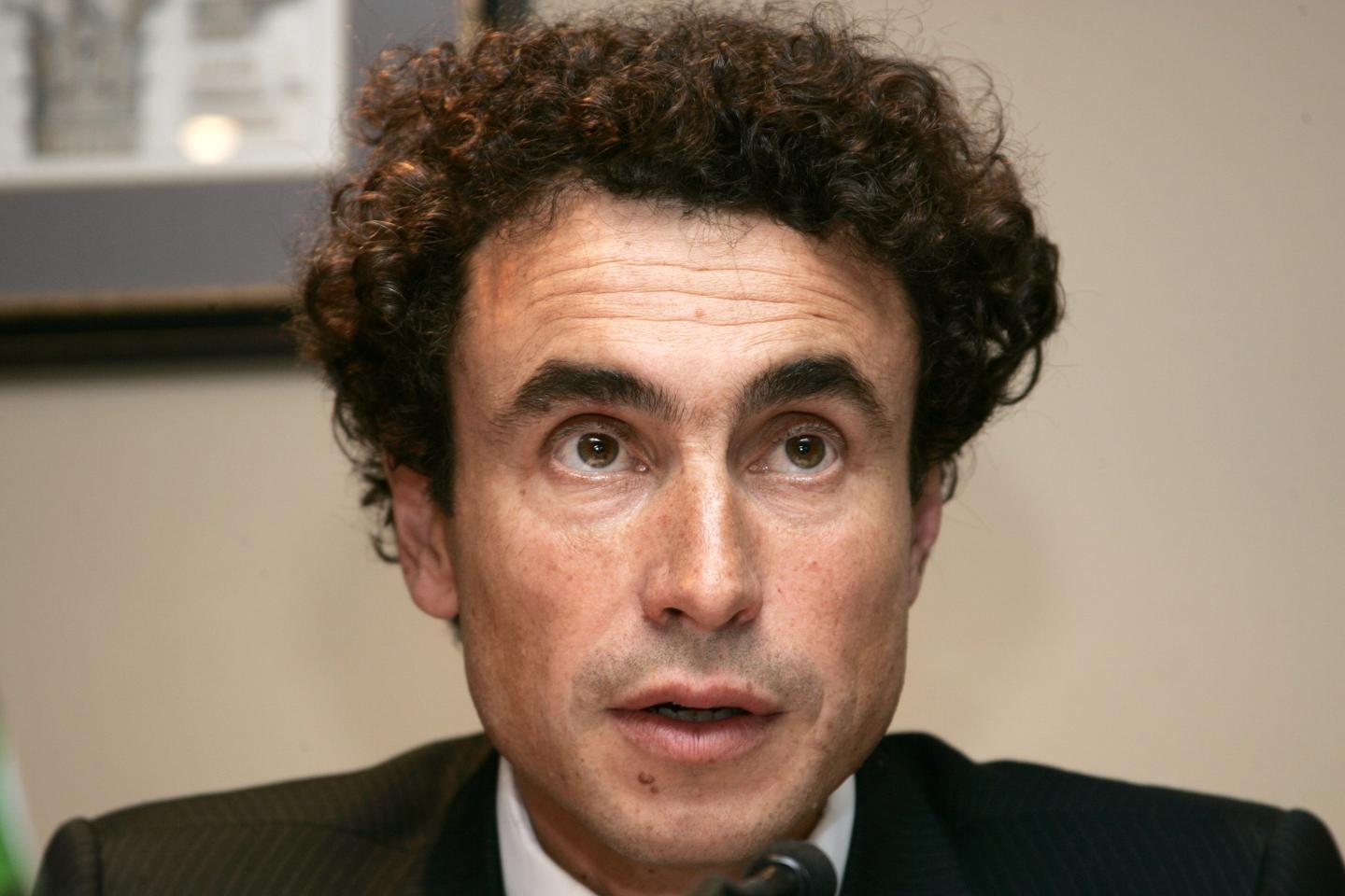 Neuf Cegetel achète AOL-France pour 288 millions d'euros