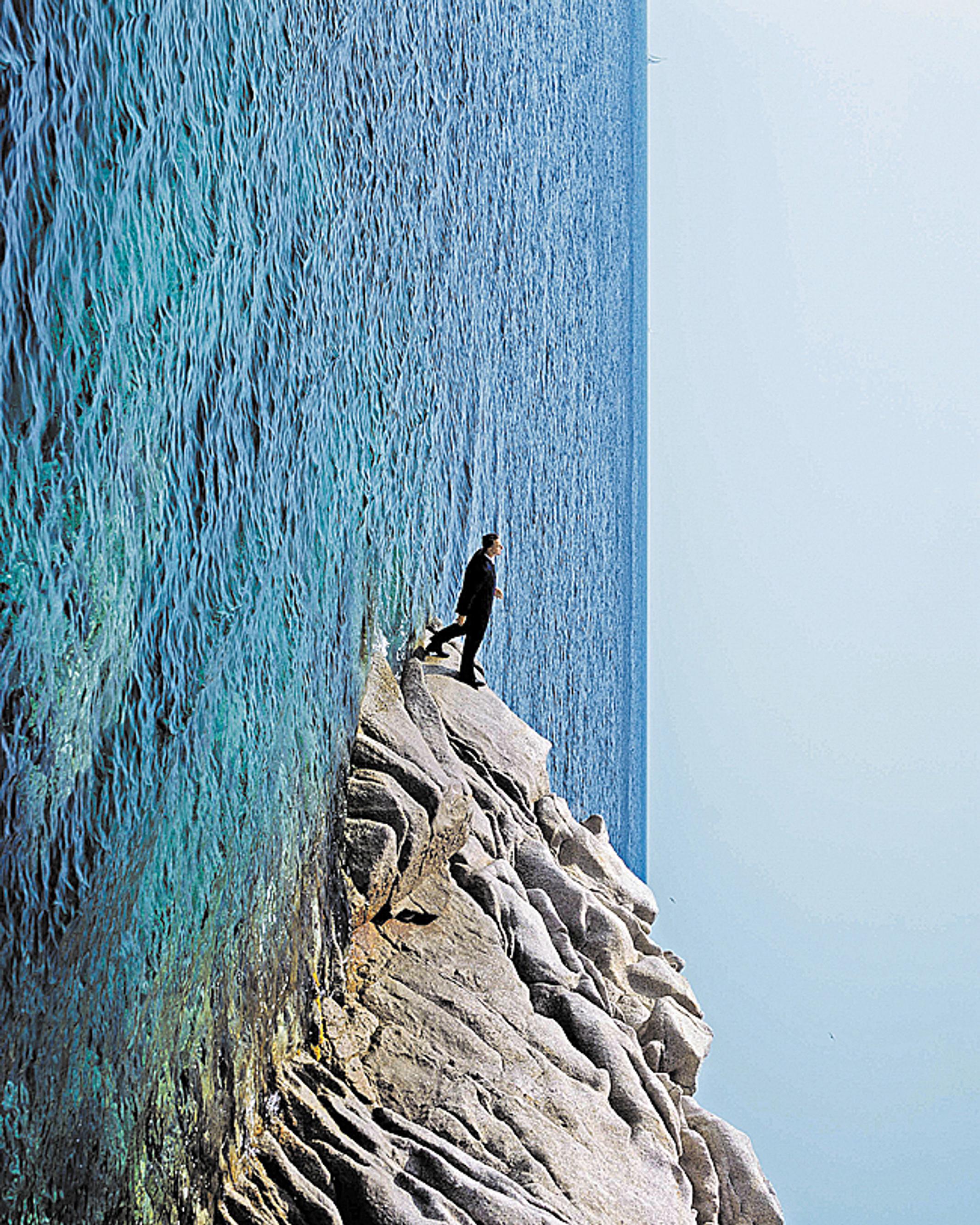 "Le Monde 2" : Philippe Ramette, en apesanteur