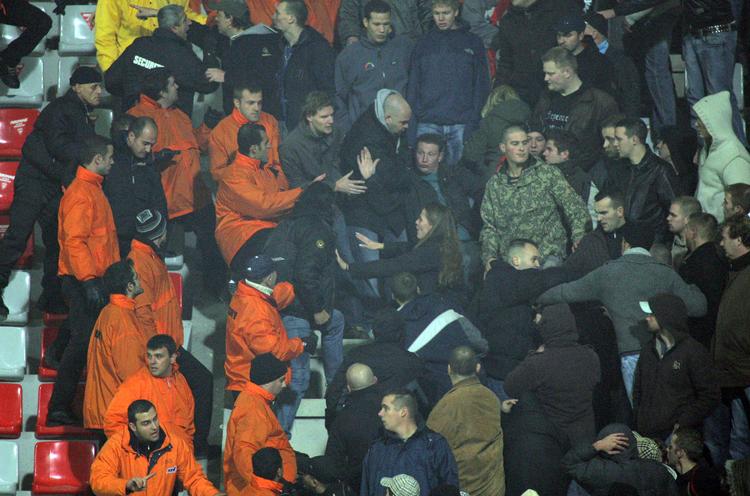 UEFA : le match Nancy-Feyenoord Rotterdam a été interrompu par des ...