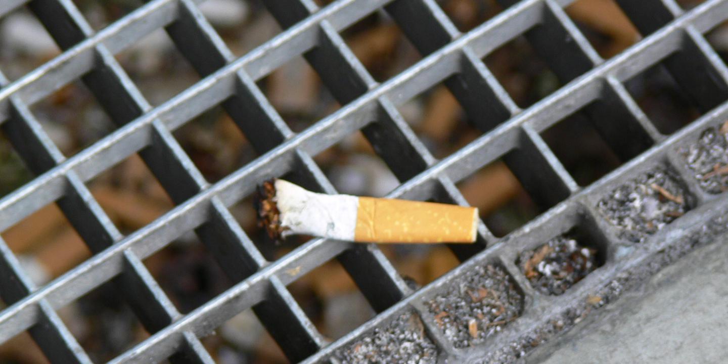 La rue, nouvel espace de la "pause-clope"