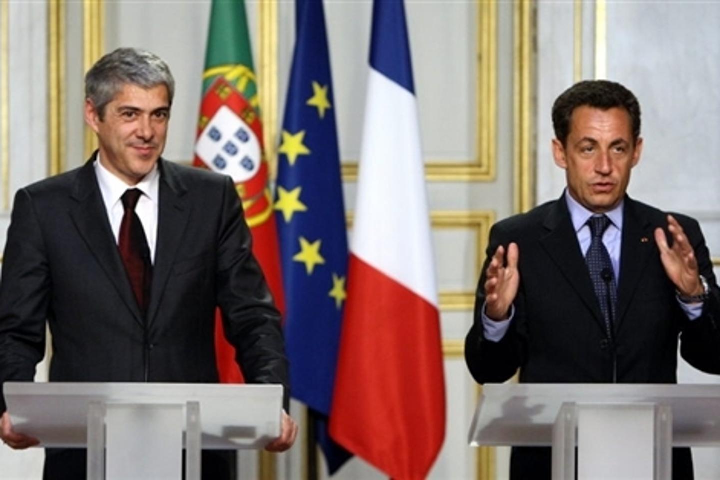 Au sommet du G8, Nicolas Sarkozy veut avoir un dialogue "franc" avec ...