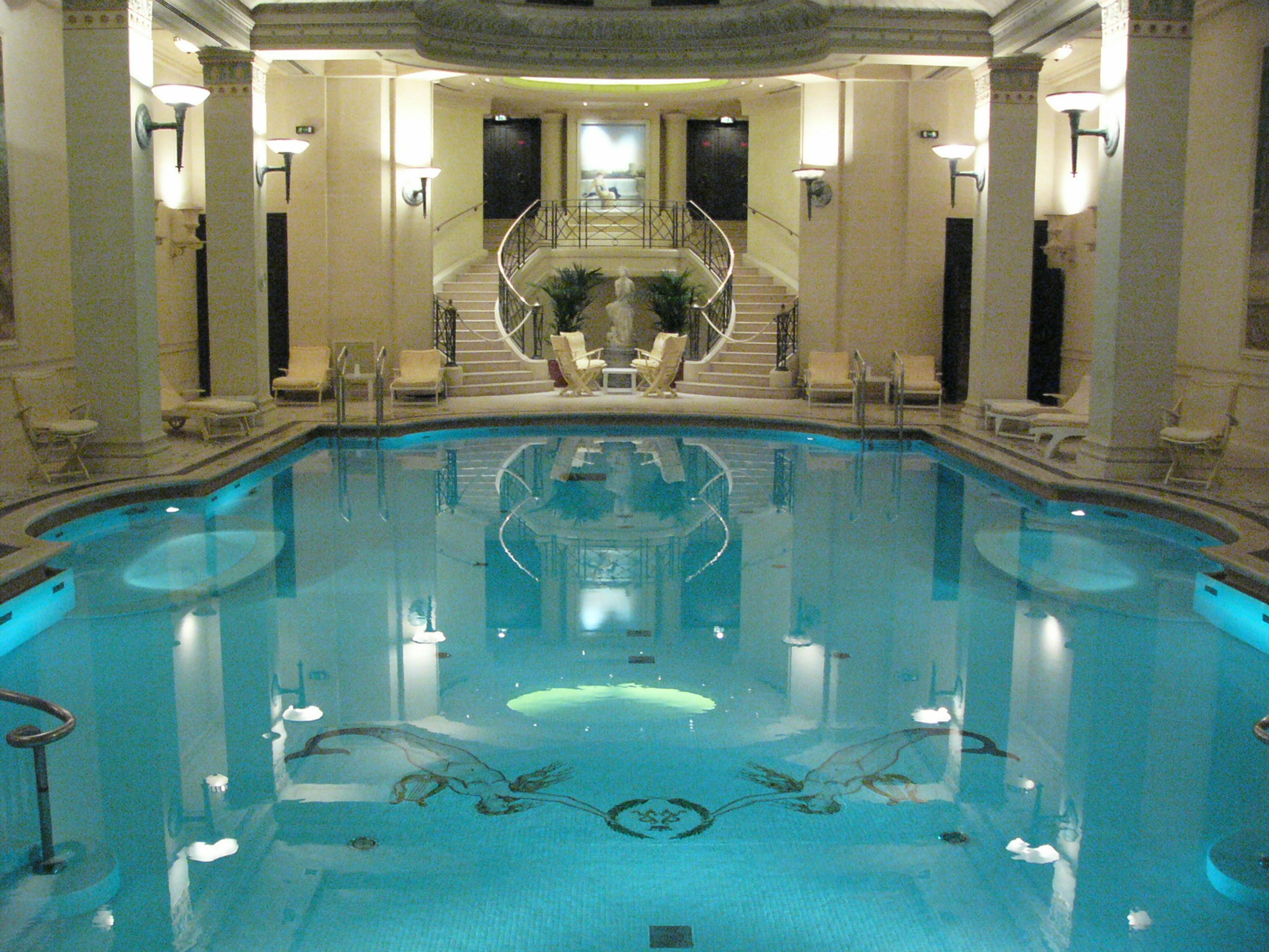 La piscine du Ritz, un club très fermé