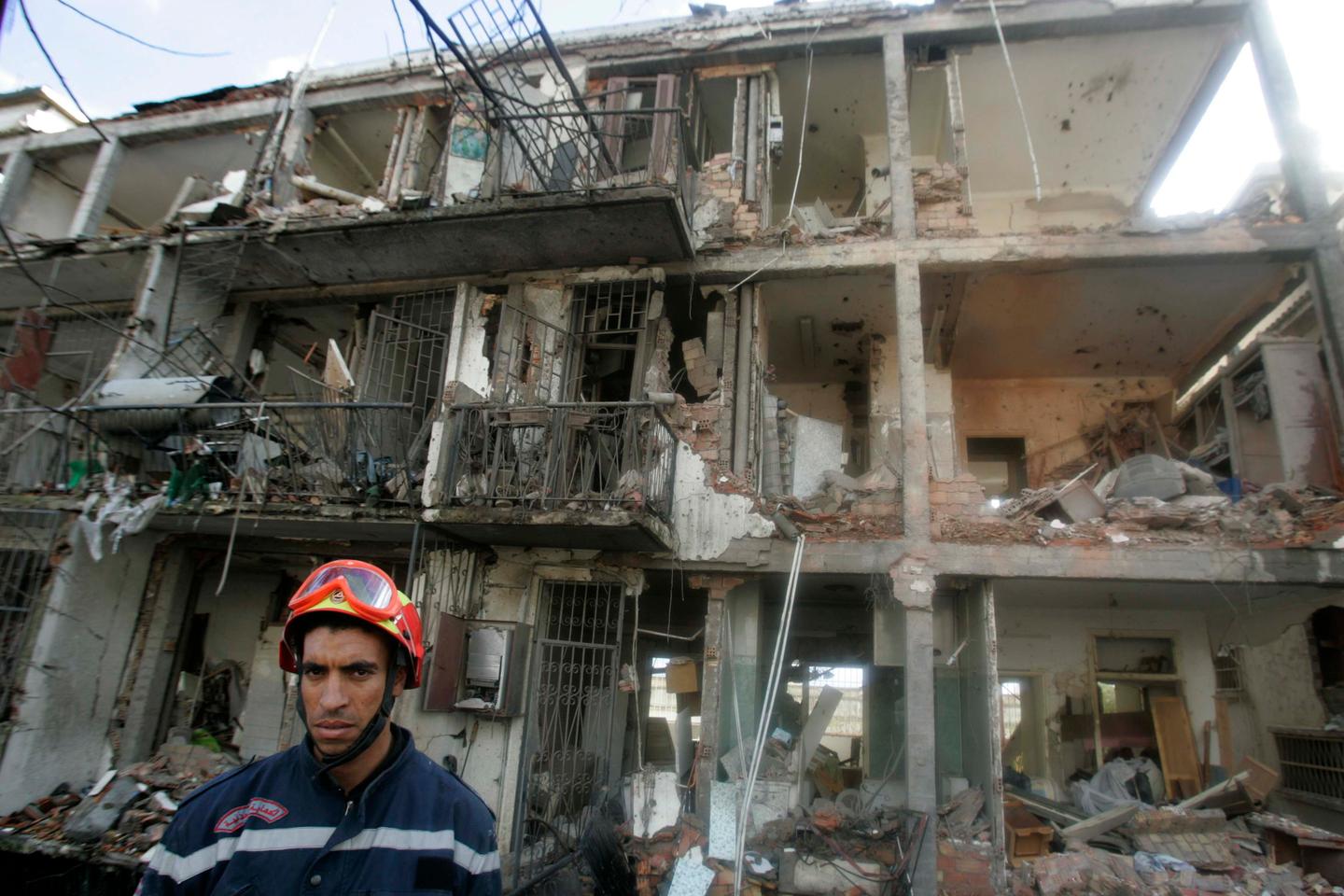 Un JT algérien diffuse des images du double attentat d'Alger