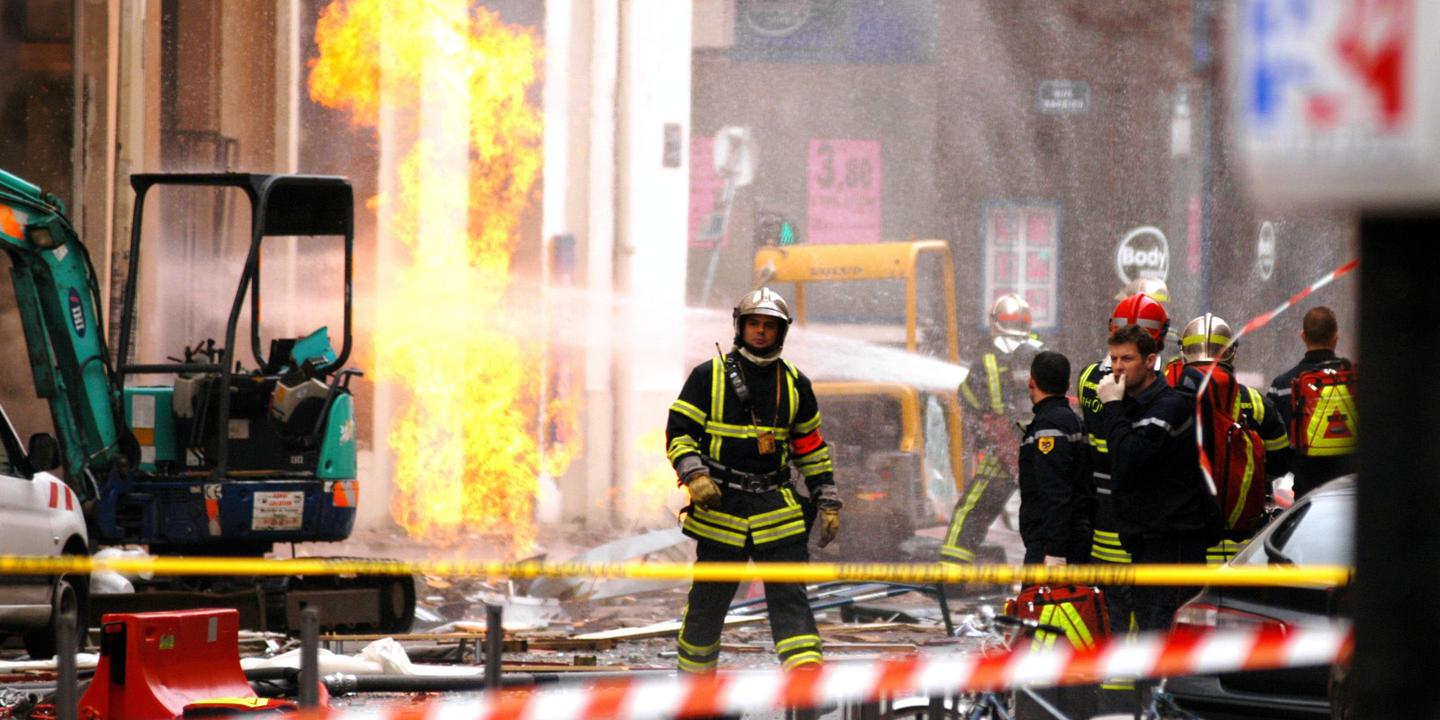 Un mort et 35 blessés après une explosion au gaz dans le centre de Lyon