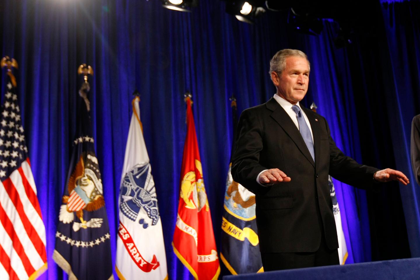 Cinq ans après le début de la guerre en Irak, George W. Bush parle d ...