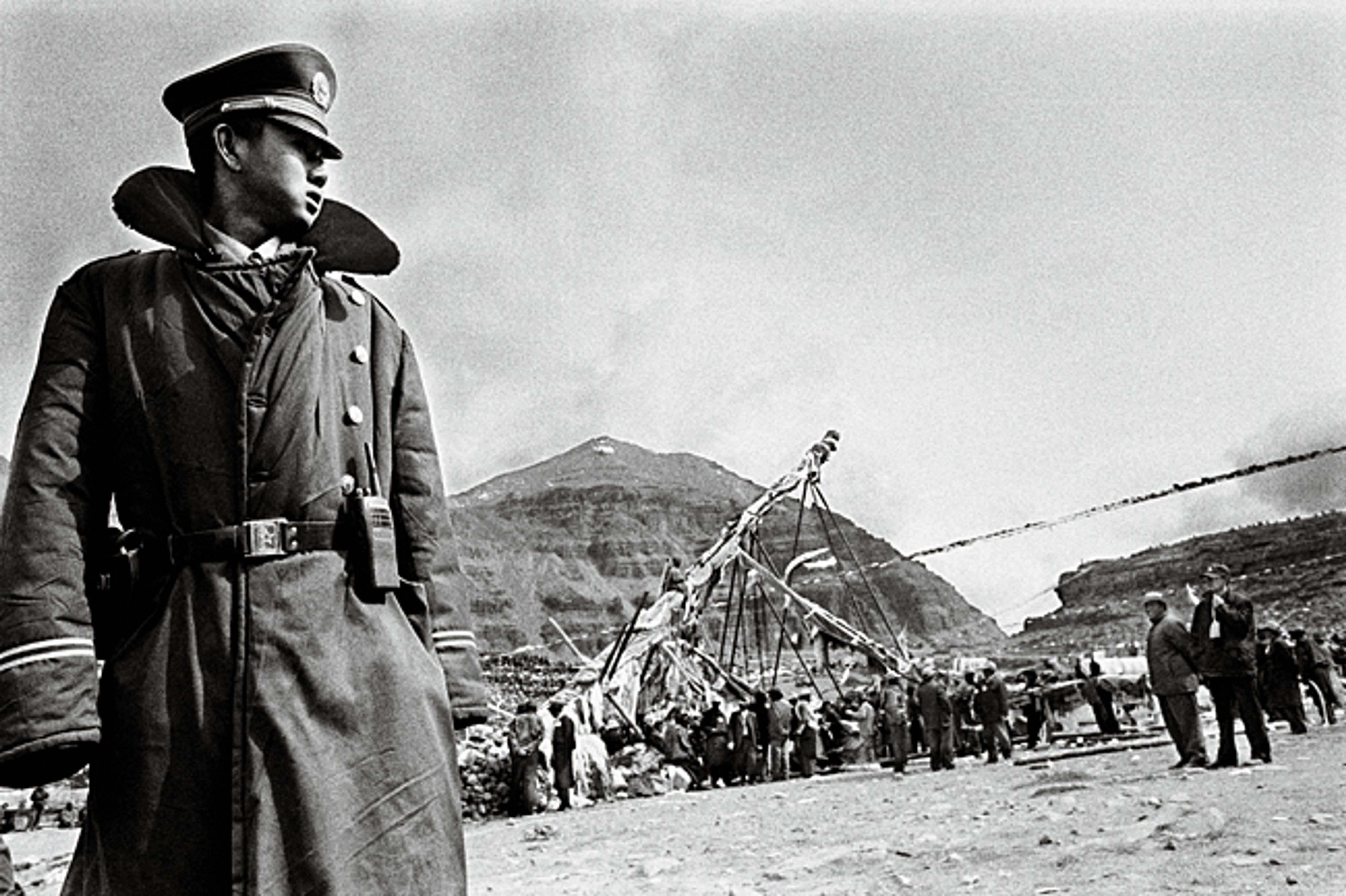 "Le Monde 2" : Le face-à-face des Tibétains et des Chinois, par Boris ...