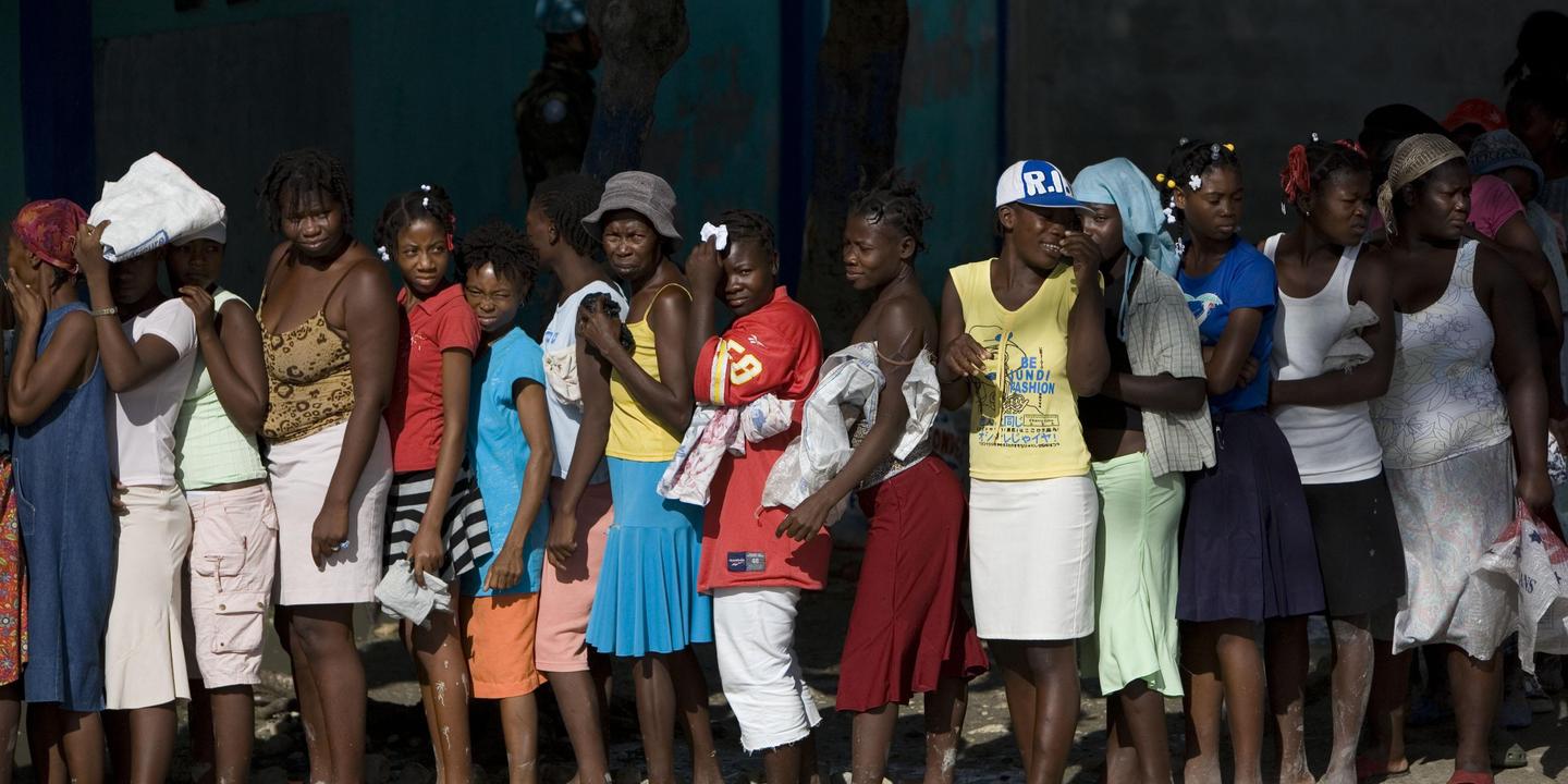 La réintroduction de poissons dans le lac Azueï redonne espoir aux ...