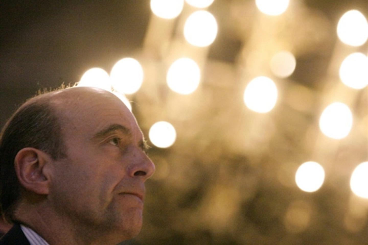 Pour Alain Juppé, le pape "vit dans une situation d'autisme total"
