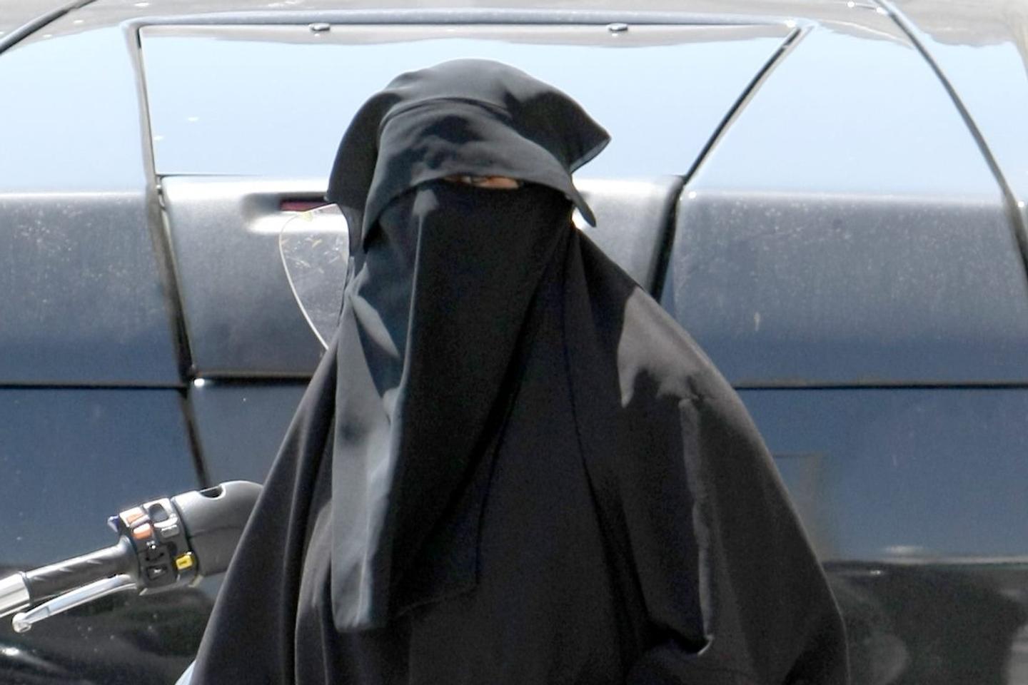L'Assemblée nationale va demander l'interdiction de la burqa en France