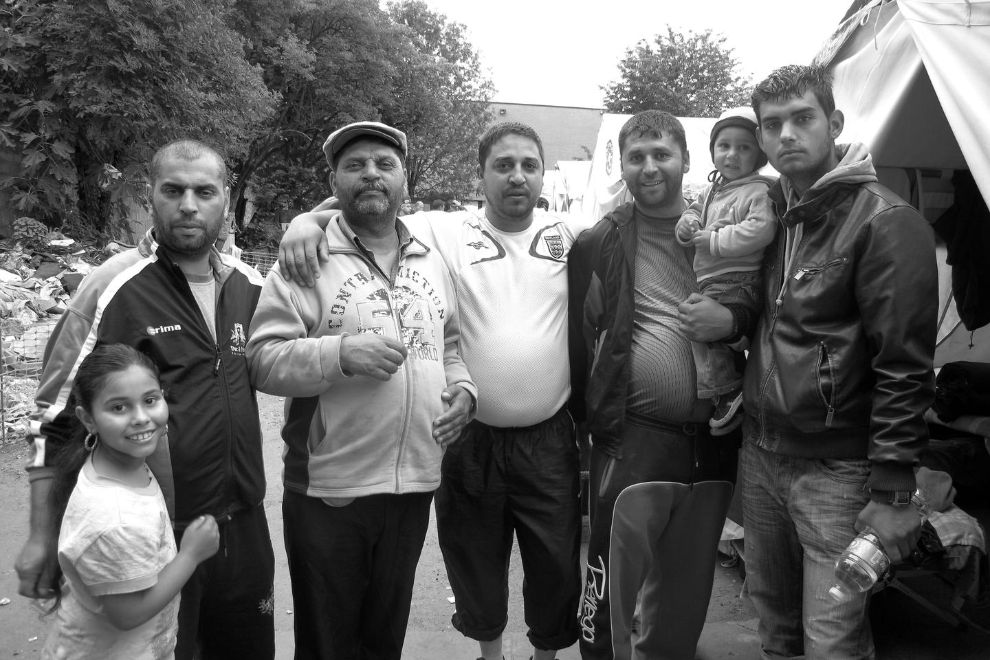 Portraits de Roms aux portes de Paris