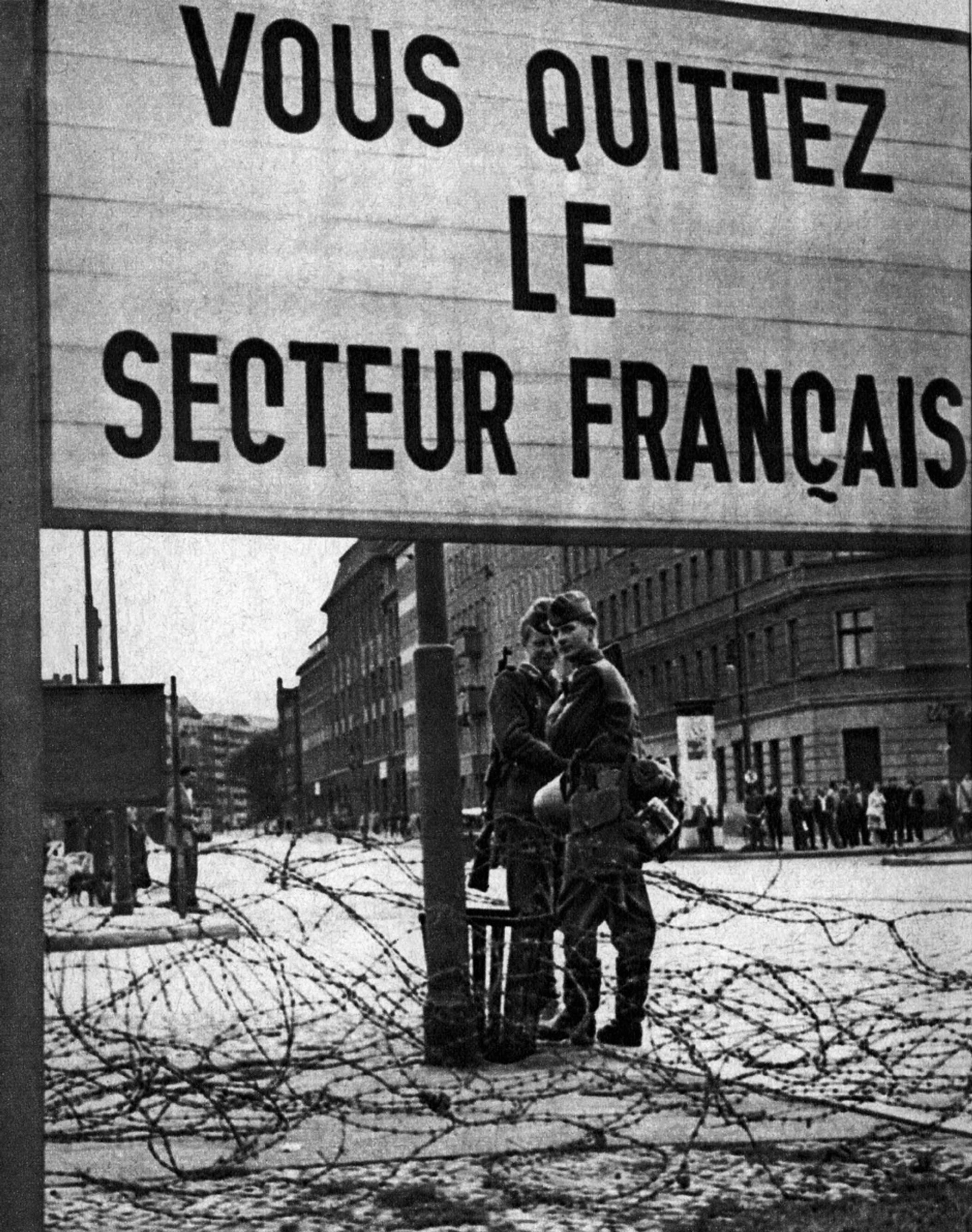 Autrefois Symbole De L Après Guerre Froide Mcdonald S Ferme Ses ...