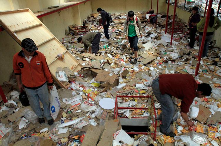 Distribution de l'aide alimentaire sous surveillance militaire au Chili