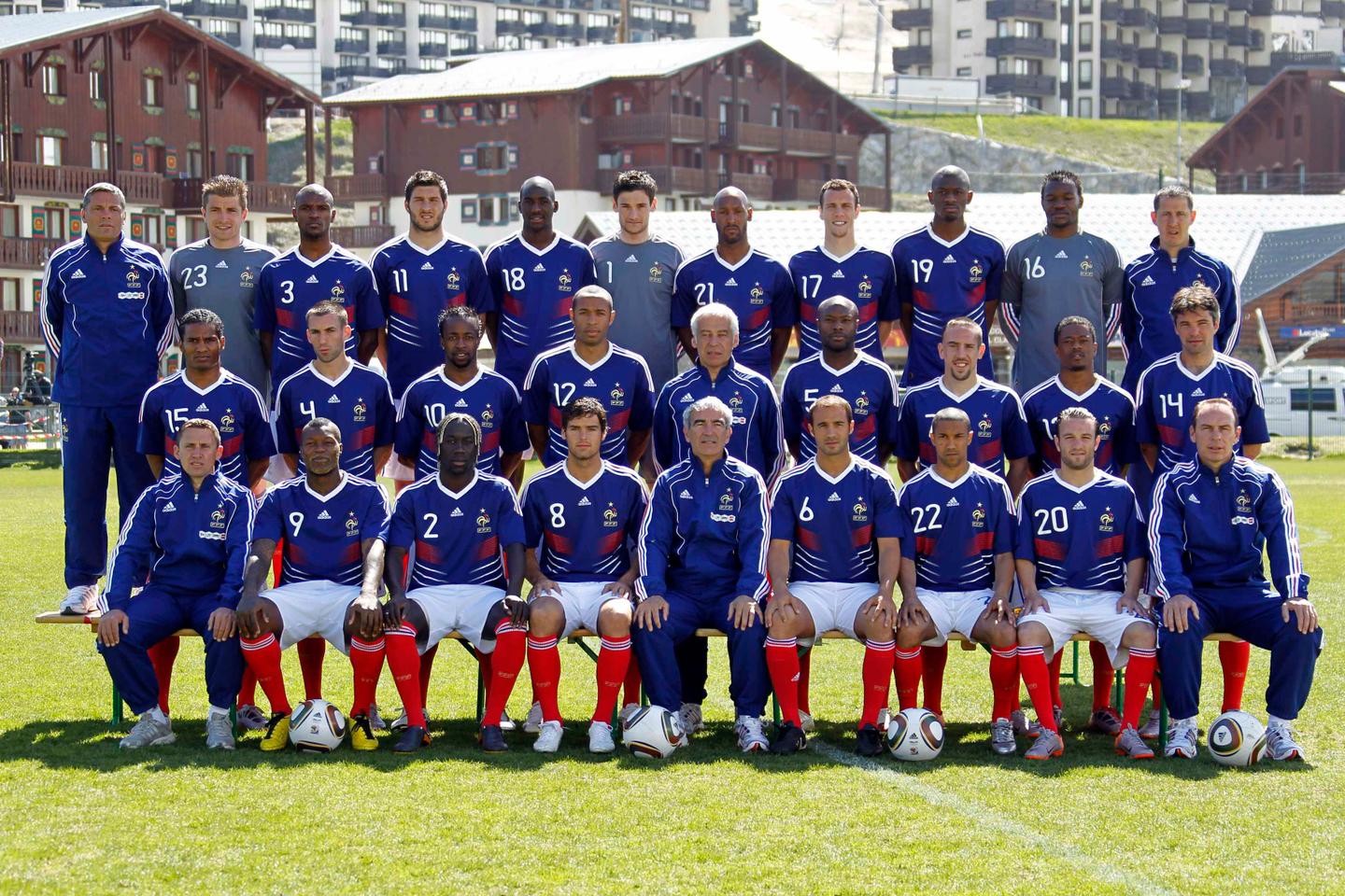 Les Bleus posent pour la photo officielle