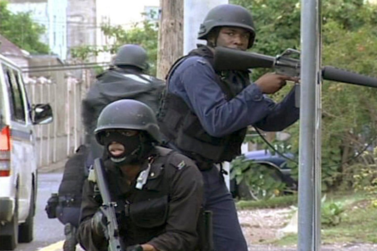 L'armée contre les gangs à Kingston, en Jamaïque