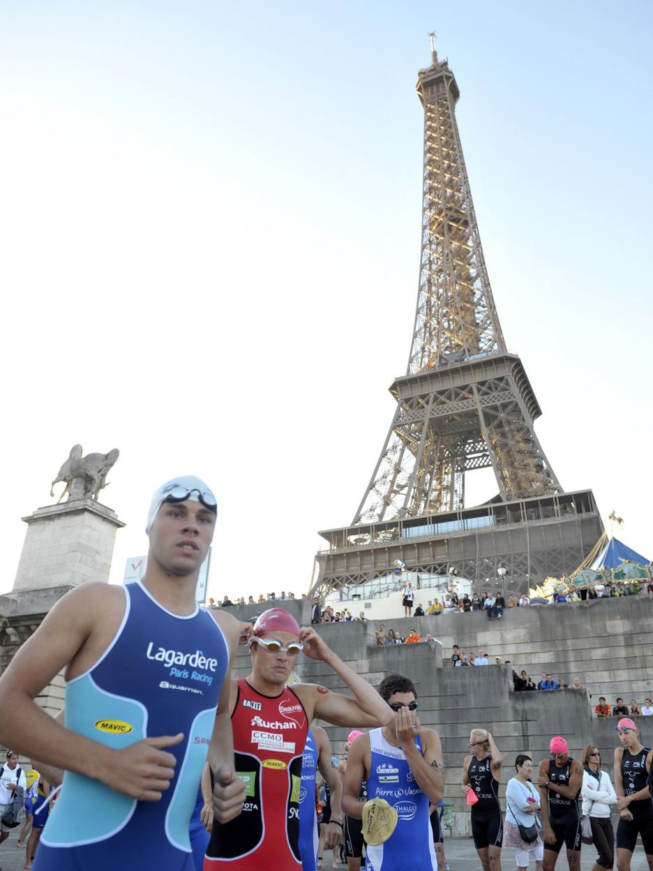 Triathlon de Paris : des Anglais vainqueurs au pied de la tour Eiffel