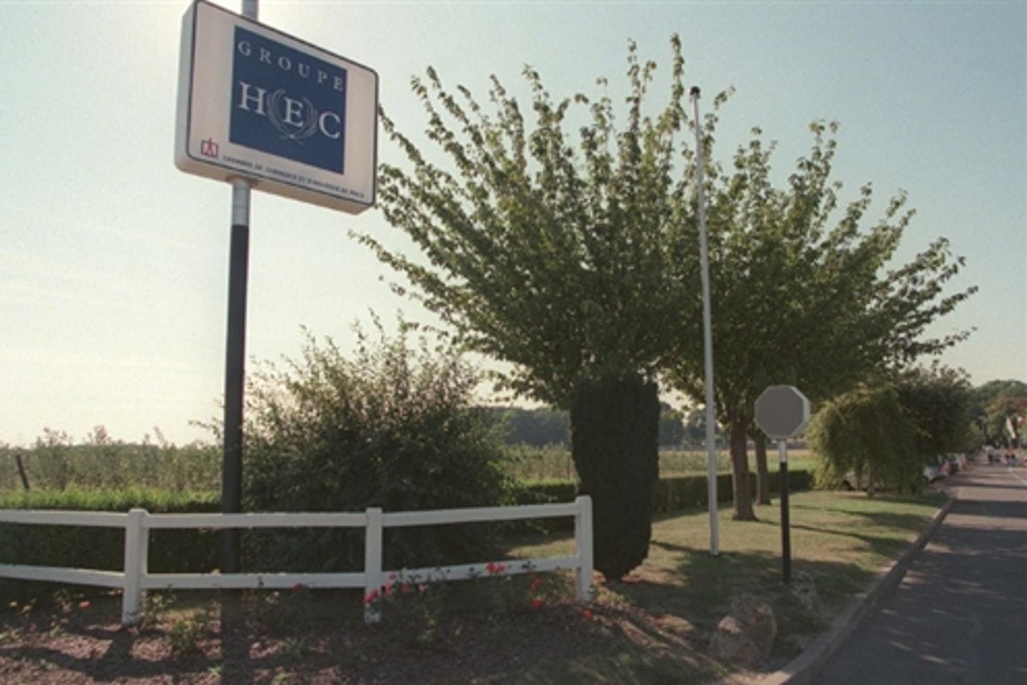 HEC a son premier président de la République