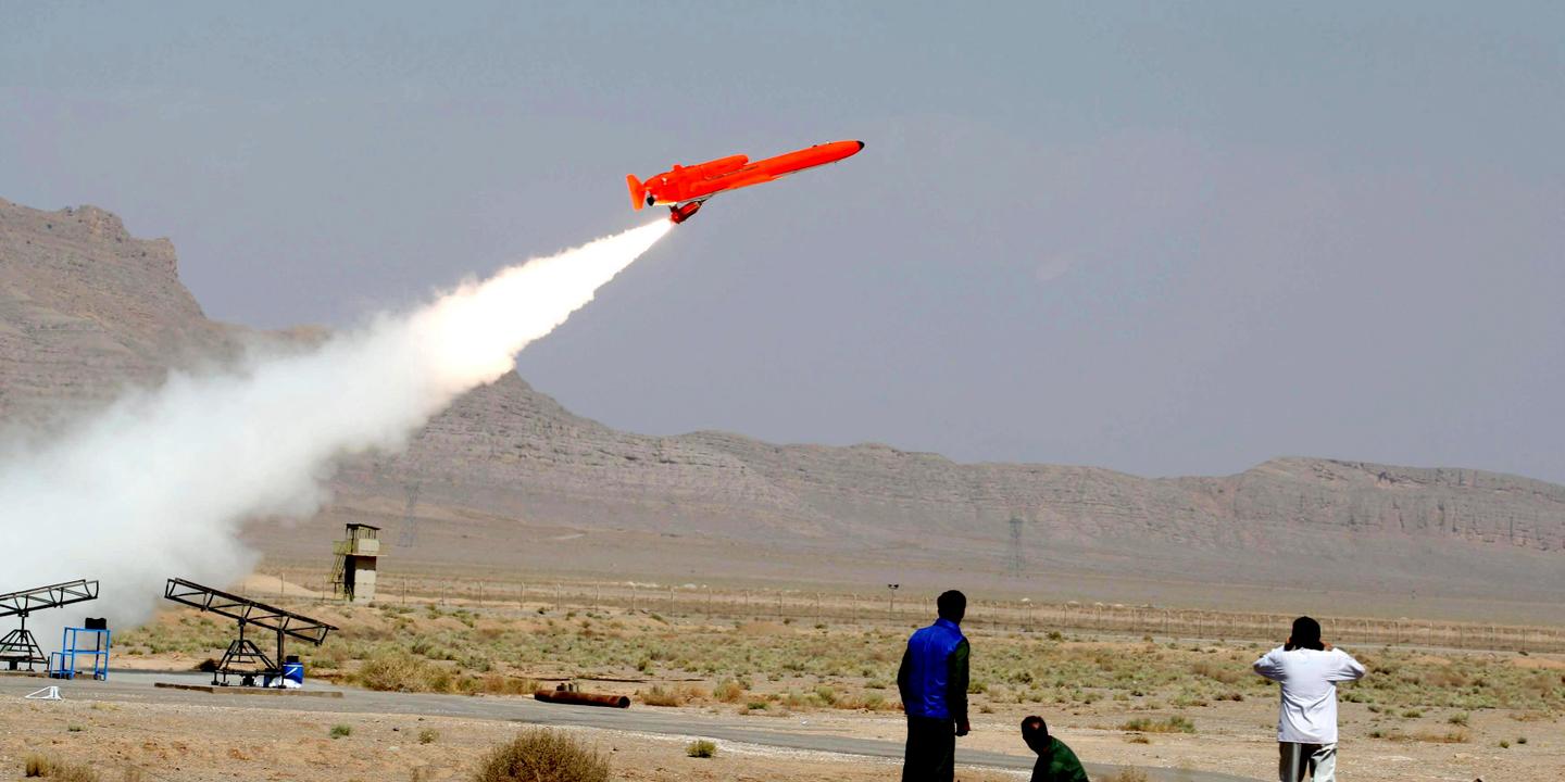 L'Iran dévoile son premier drone bombardier