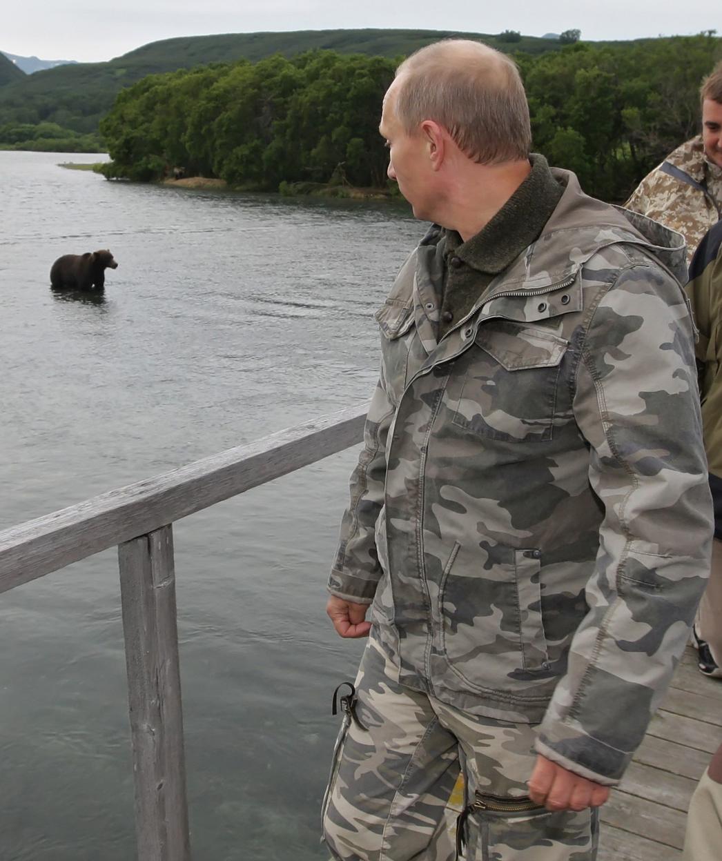 Vladimir Poutine : récit d'un été médiatique
