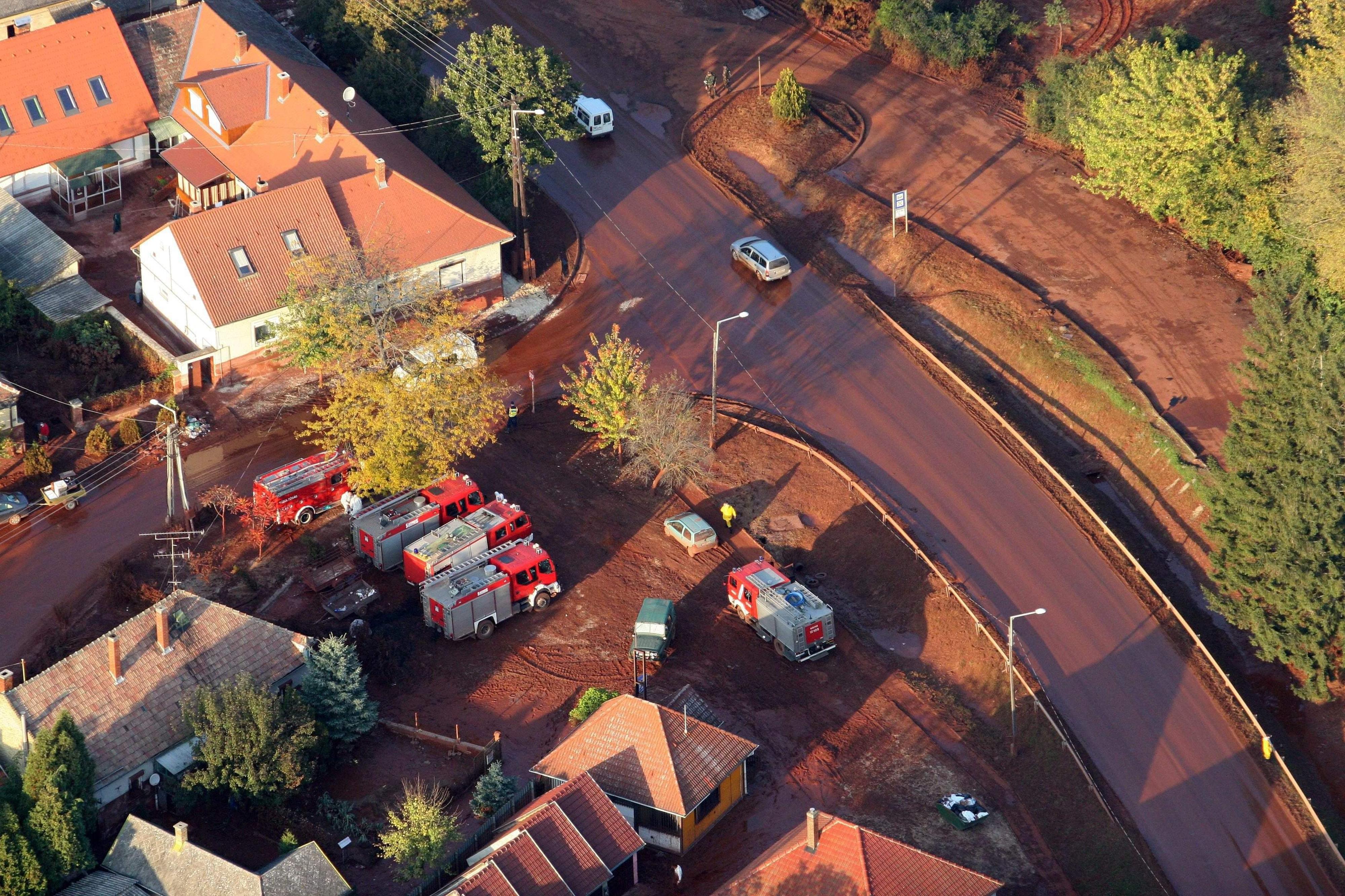 Trois mois après, les victimes des boues rouges toujours en colère