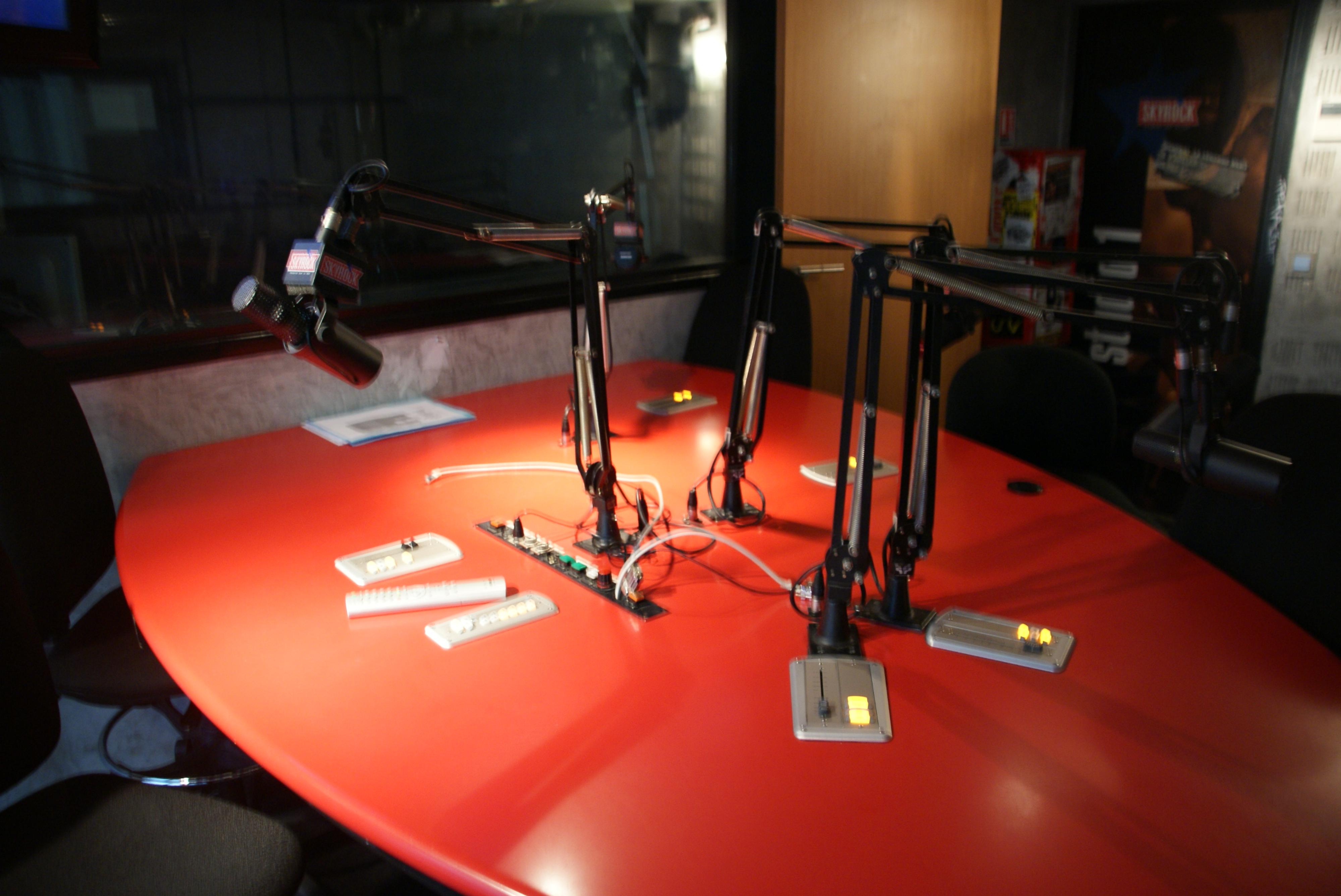 Les auditeurs de la radio Skyrock inquiets pour l'avenir de la station
