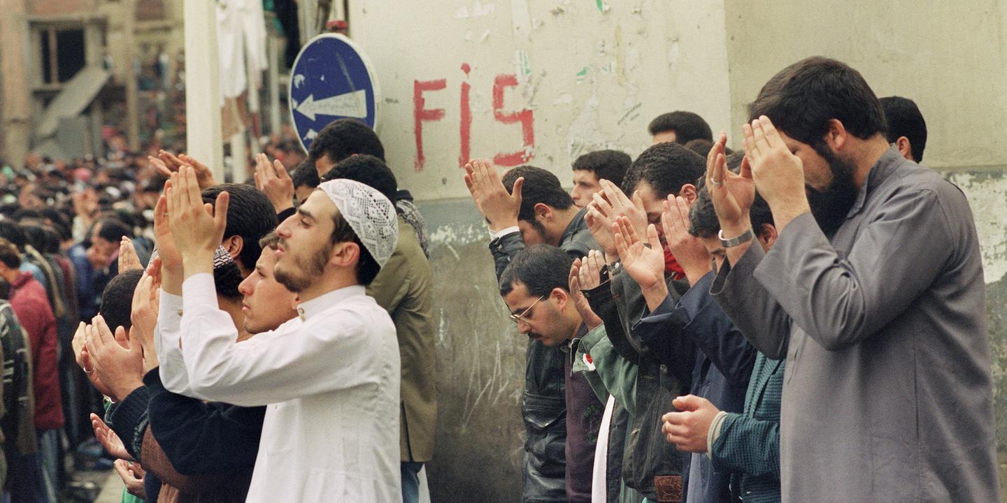 Algérie : le FIS négocie son retour en politique