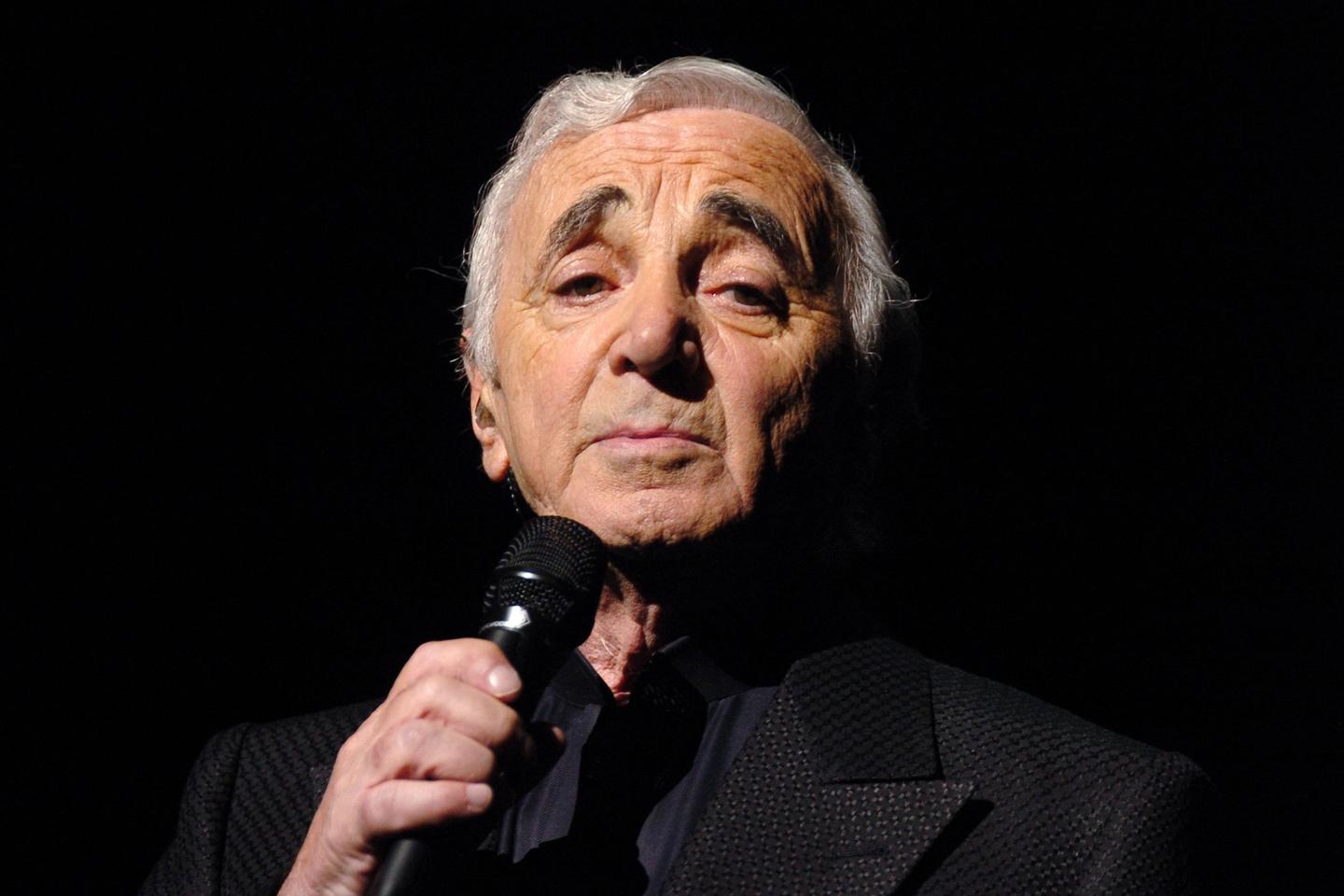 Aznavour "va bien et chantera ce soir à Los Angeles"
