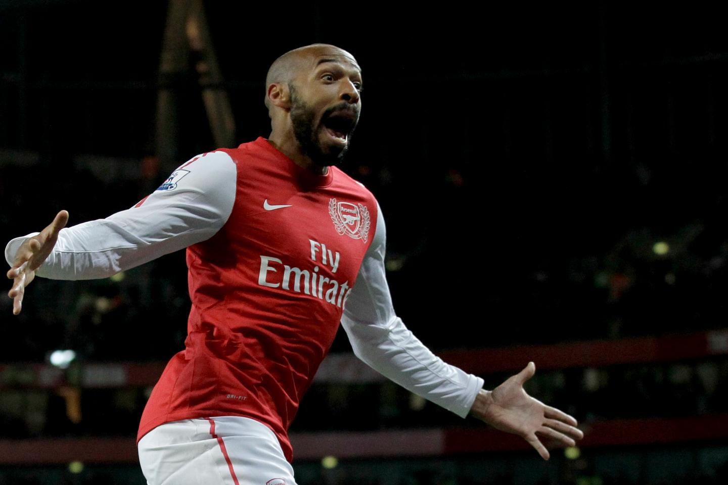 Football : Henry revient, marque et gagne