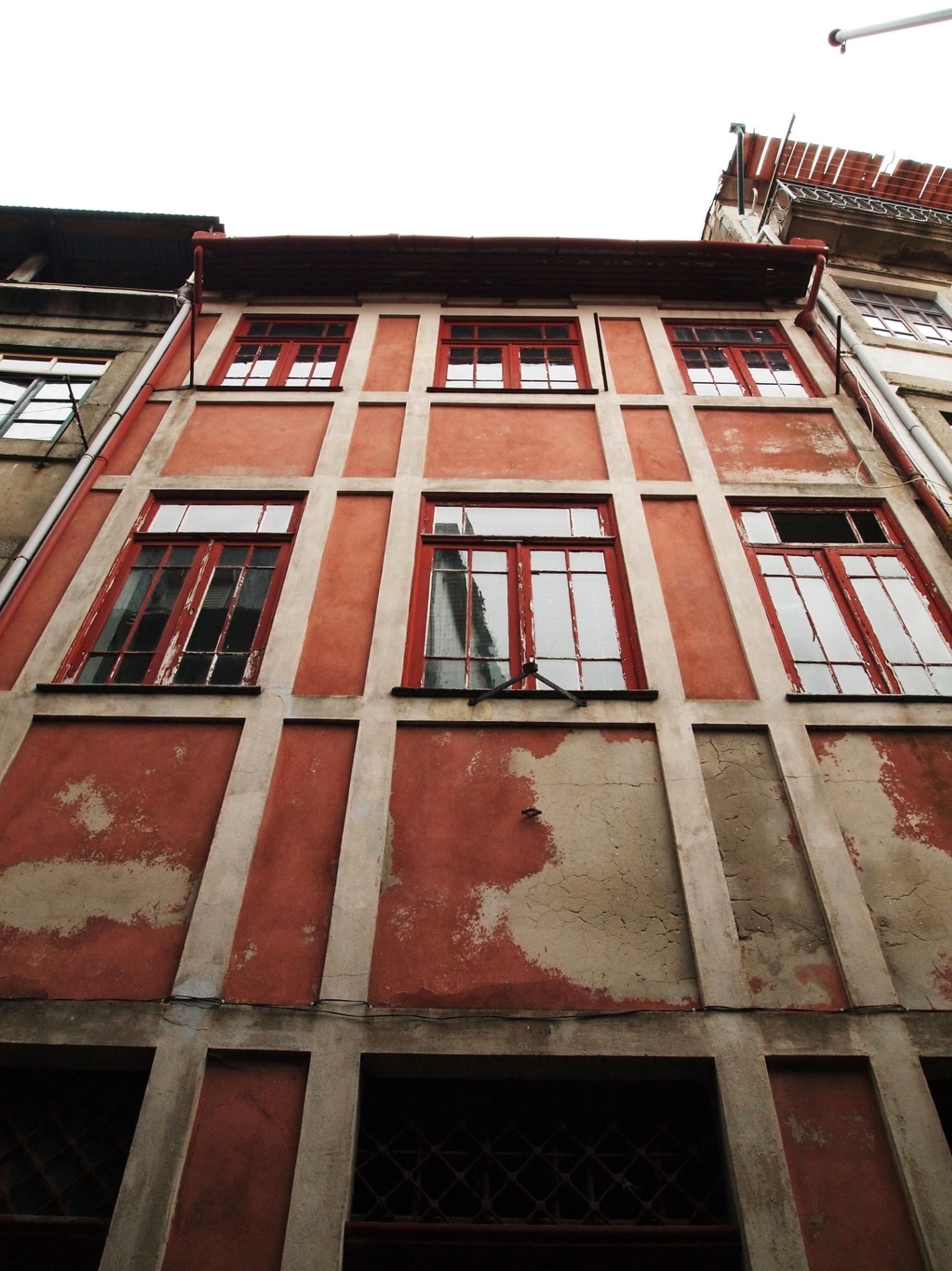 Rénover à coût zéro : le pari d'architectes de Porto