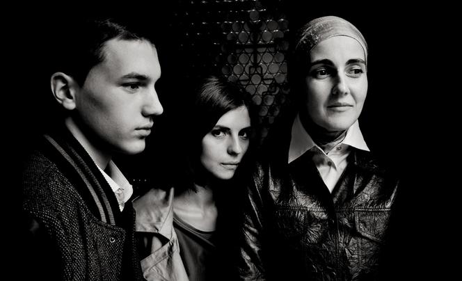 "Djeca" ("Enfants de Sarajevo") : à Sarajevo, Rahima, du punk au voile