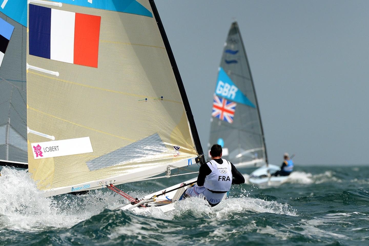 Voile : Jonathan Lobert remporte le bronze en Finn