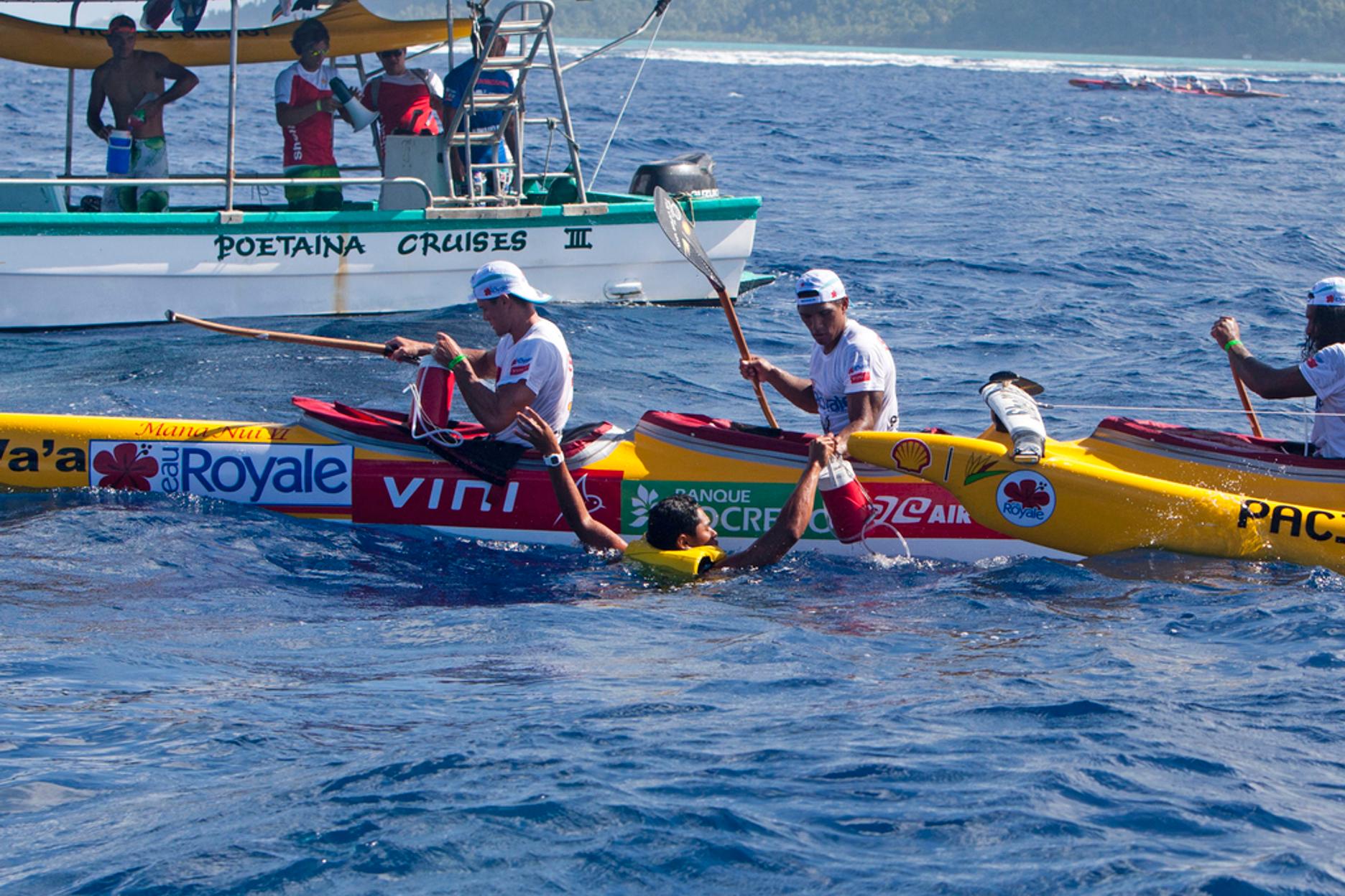 Au Coeur De La Hawaiki Nui Va A La Reine Des Courses De Pirogues