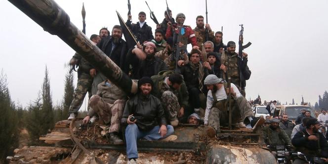 Syrie : les rebelles s'emparent d'une position militaire dans le nord