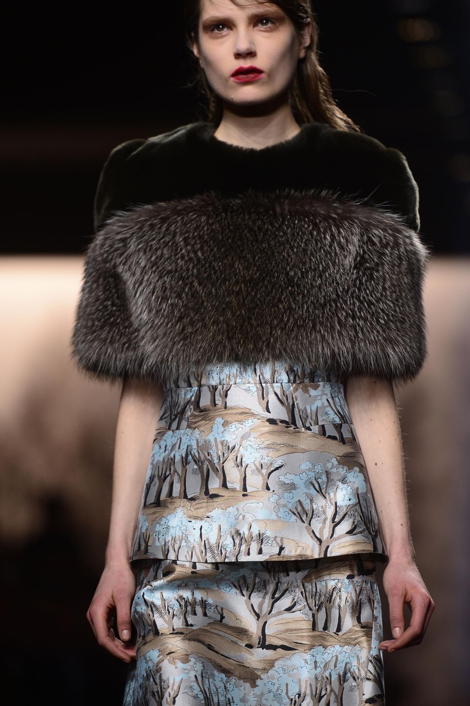 En images : une garde-robe multifacettes sur les podiums milanais