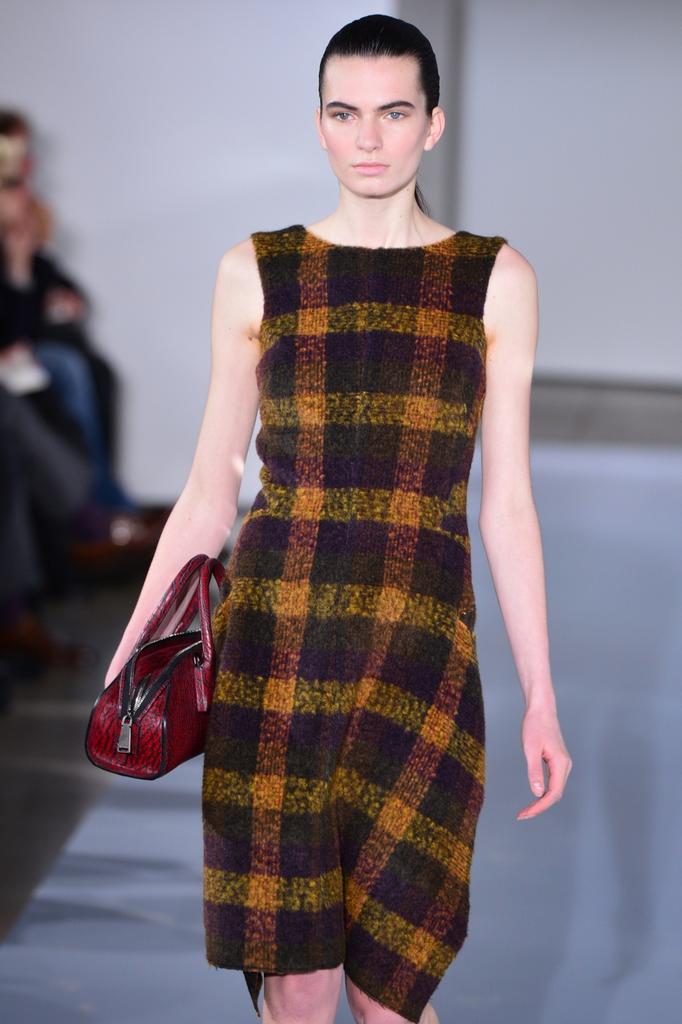 En images : une garde-robe multifacettes sur les podiums milanais