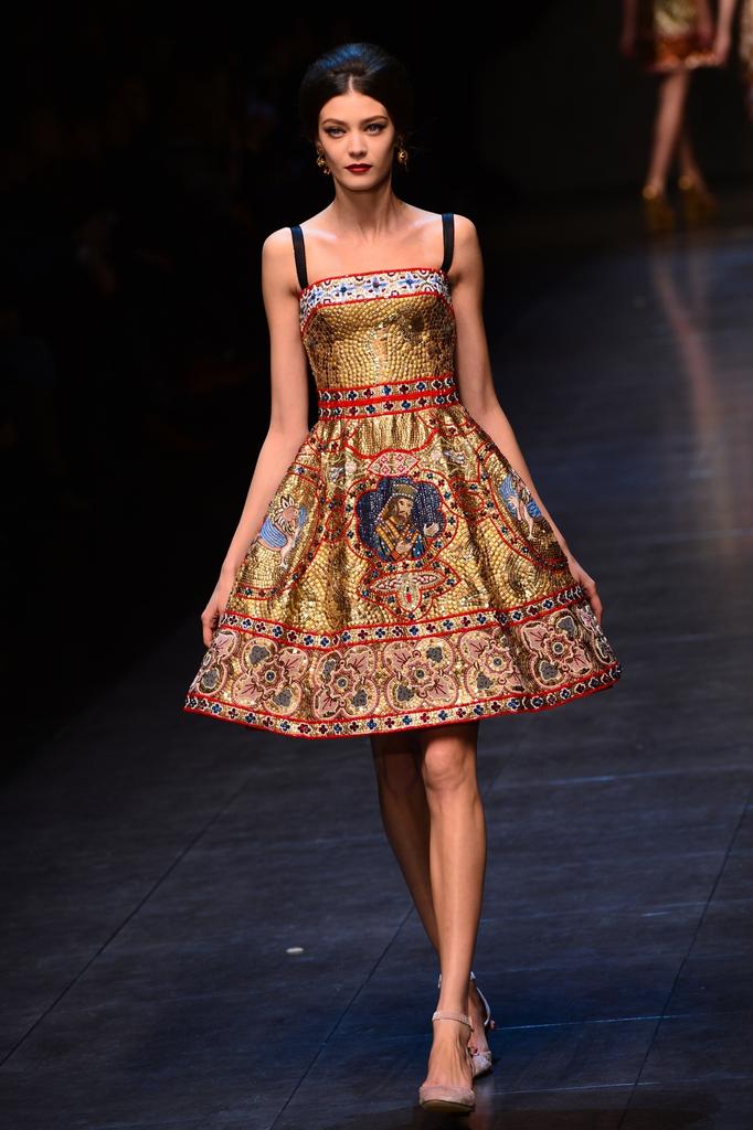 En images : une garde-robe multifacettes sur les podiums milanais