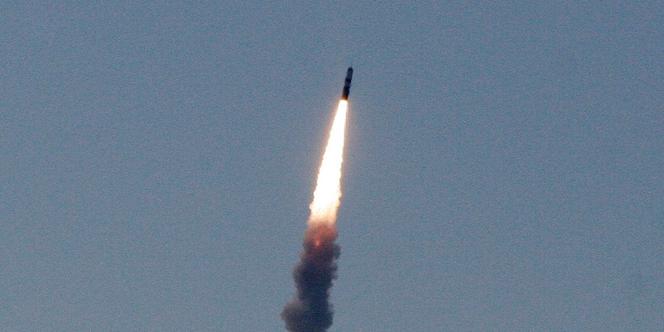 La marine française récupère les débris du missile M51 échoué en mer