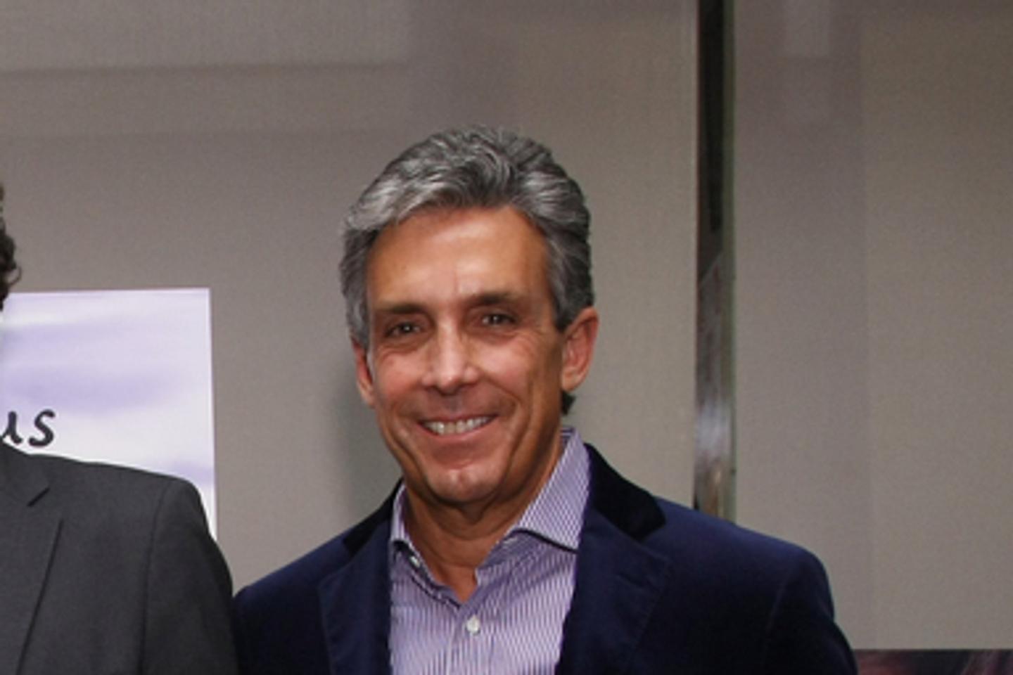 Charles Cohen, distributeur, a son bureau en haut d'une tour