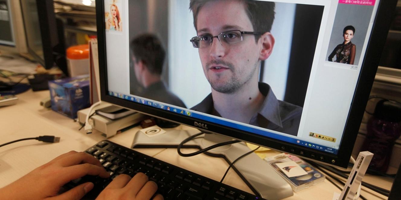 Edward Snowden pris au piège du voyeurisme en ligne