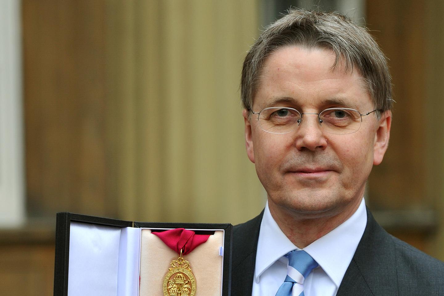 Affaire "Guardian" : le gouvernement fait corps autour de David Cameron