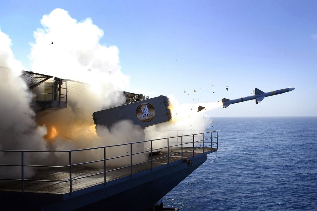 Un tir de missiles israélien en Méditerranée embarrasse l'armée française