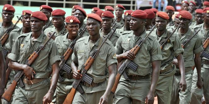 Mali : le président fait de l'équipement de l'armée une "priorité absolue"